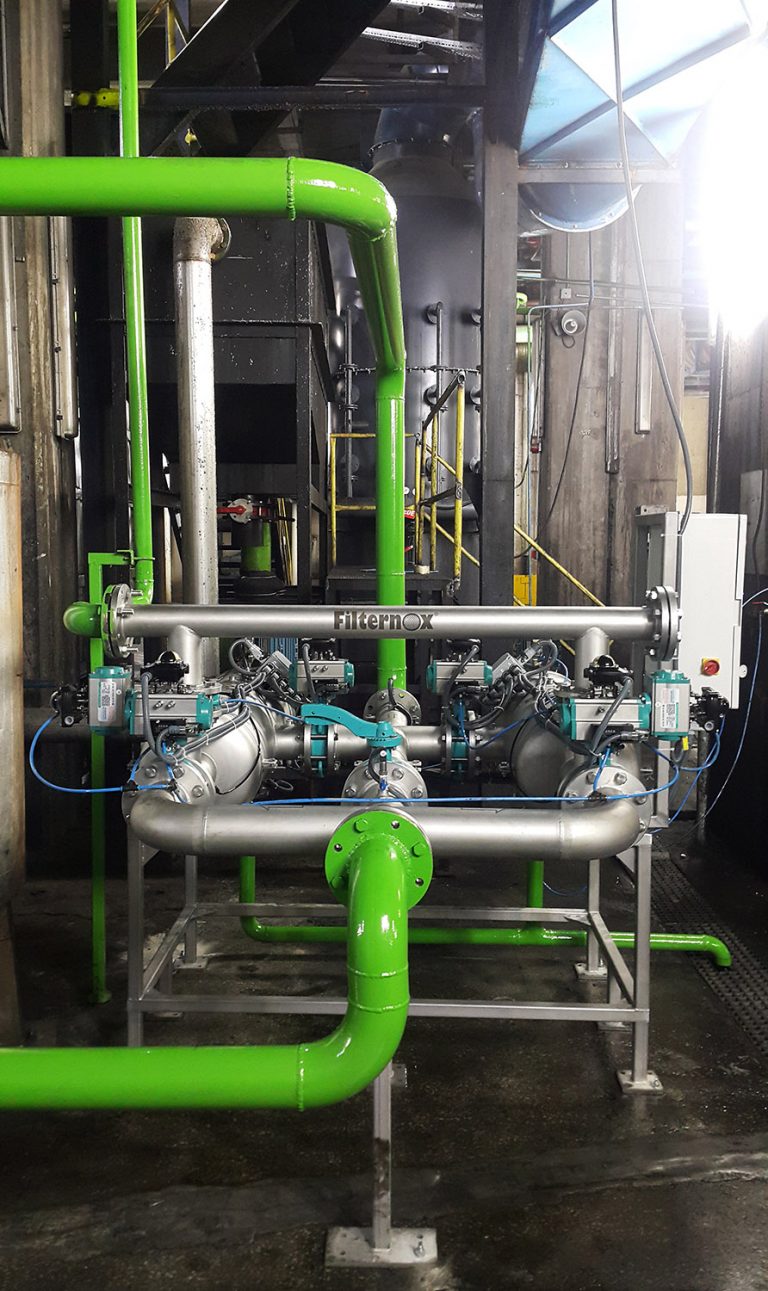 Automatic self-cleaning filter system for mold water filtration