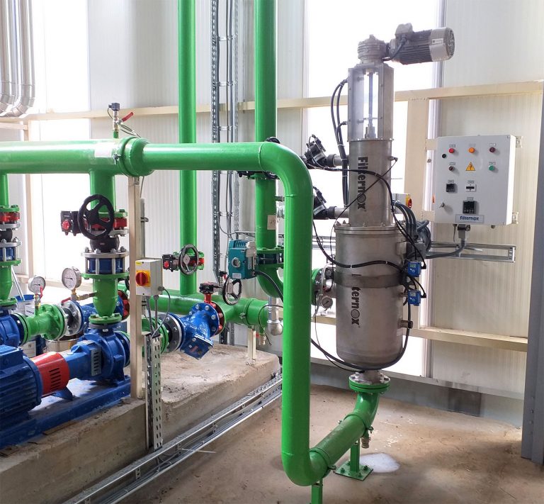 Plywood production cooling tower side-stream filtration