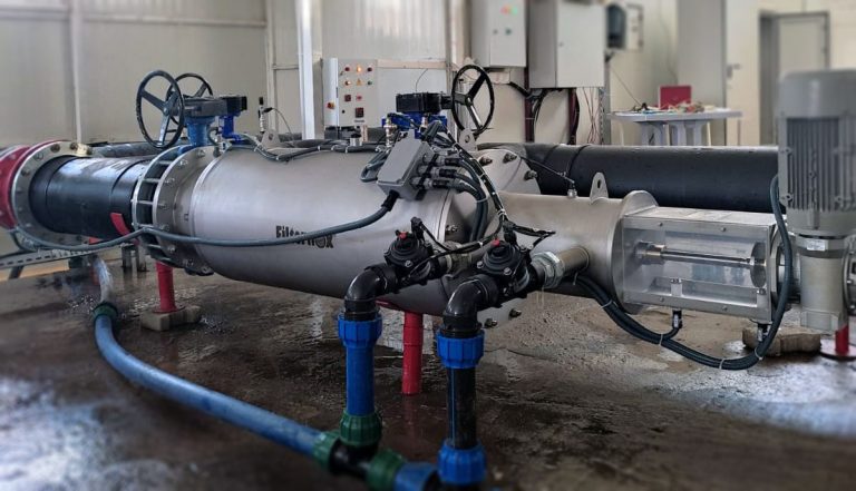 Open pond water filtration for irrigation